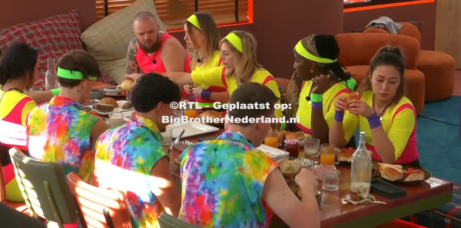 Jolien haar secret mission is gelukt: luxe ontbijt en een knop met ...